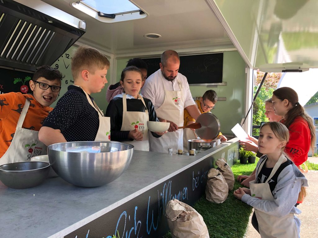 Der Kochbus zu Besuch an der Sonnenlugerschule – Gemeinschaftsschule