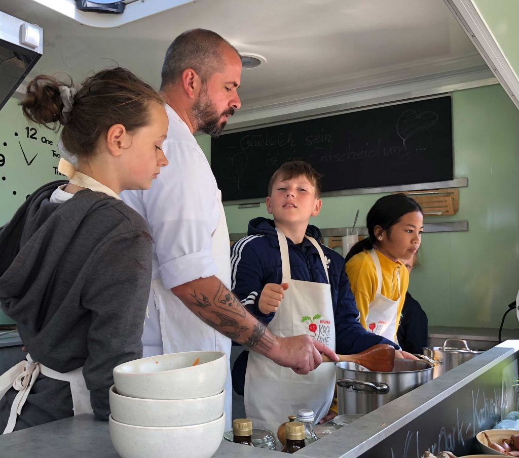 Der Kochbus zu Besuch an der Sonnenlugerschule – Gemeinschaftsschule