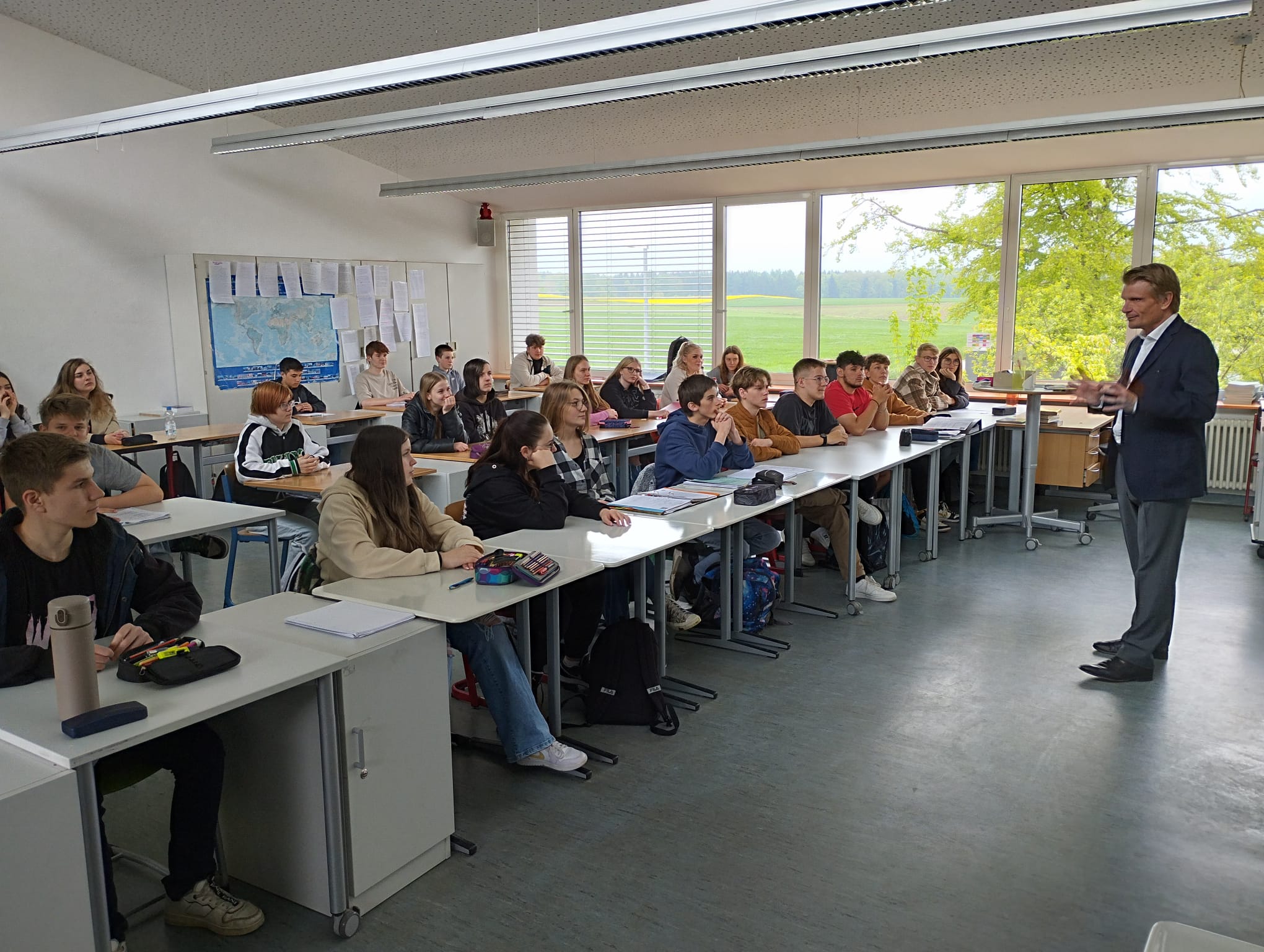 Thomas Bareiß zu Besuch an der Sonnenlugerschule – Gemeinschaftsschule